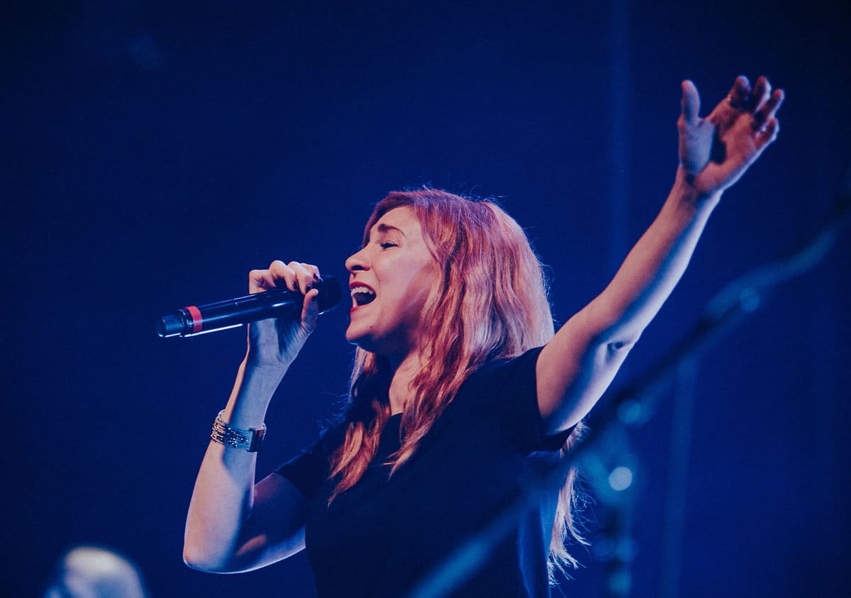 WATCH: Kim Walker-Smith: The Story Behind Her New Song "Throne Room ...