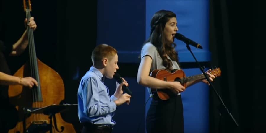 Girl Begins To Sing For God—Blind Brother Joins In, Making A Beautiful ...