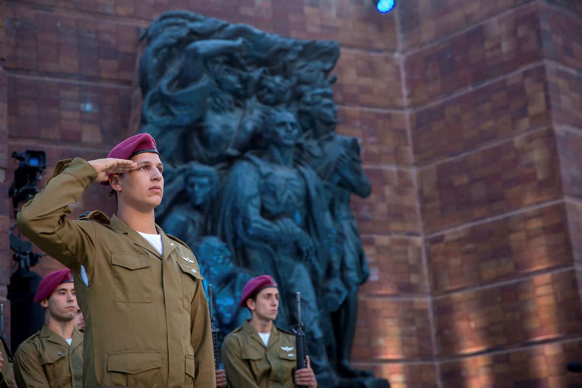 Israel Posthumously Honors Dutch Couple Who Saved Jews during Holocaust ...