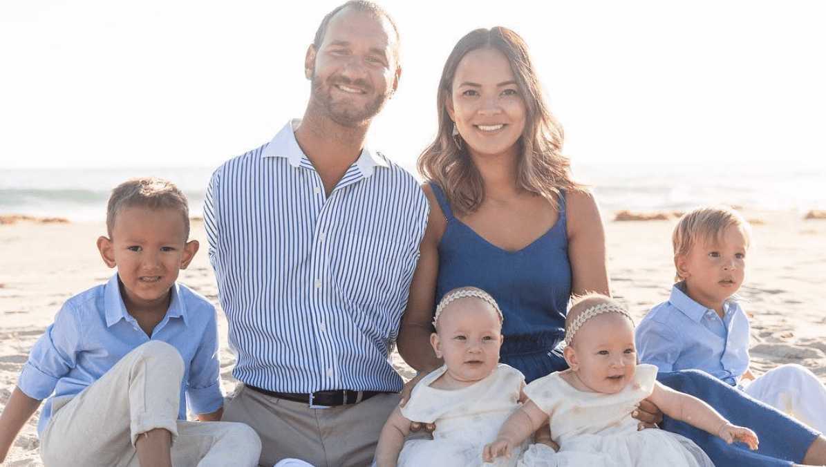An Amazing Family Pic That Defies All Obstacles And Brings Hope ...