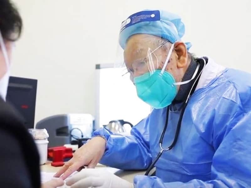 86-Year-Old Retired Doctor Went Back To Hospital To Treat Wuhan ...