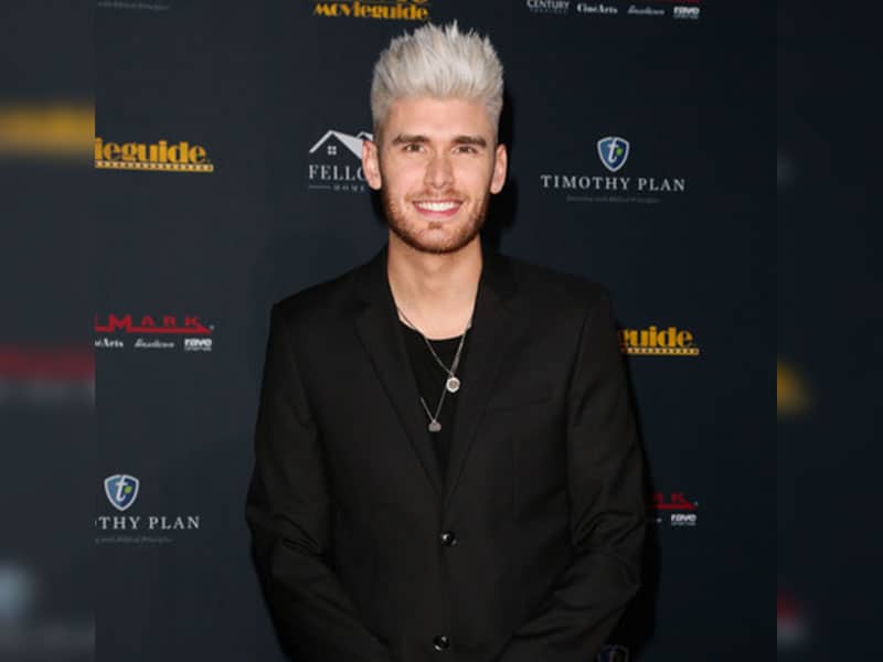 Colton Dixon Opens Up About The Dangers Of Screen Time | Christian ...