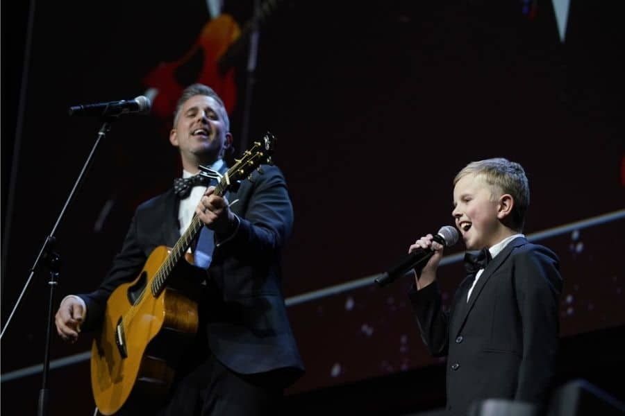 Blind Christian Singer Releases Debut Music ‘Brighter Days’—A Must ...