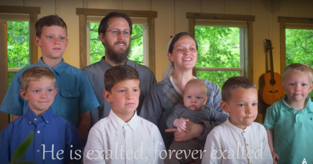 Christian Family Sings Melodious ‘Mashup Worship’ Together | Christian ...