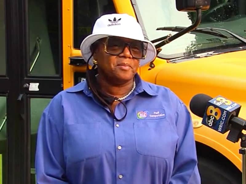 School Bus Driver Stops To Help 80-Year-Old Grandmother Walking To Get ...