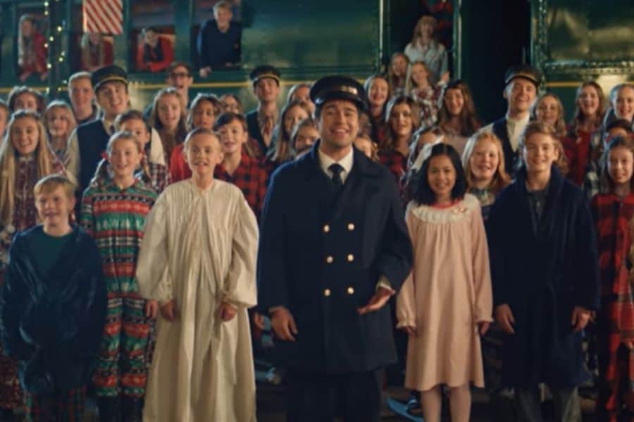Children’s Choir Gives Us The Christmas Spirit With Their Beautiful ...