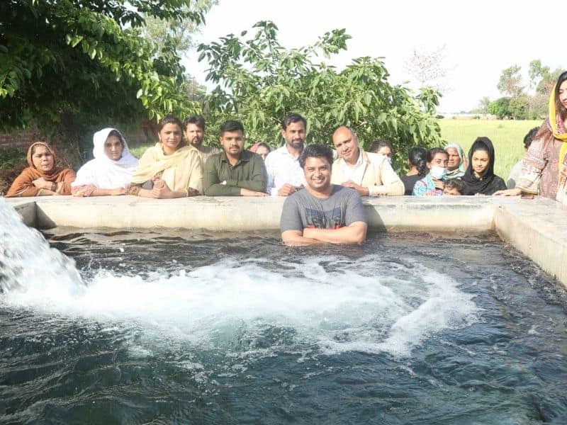 30 People Saved And Baptized In Pakistan Through The Good Samaritan ...