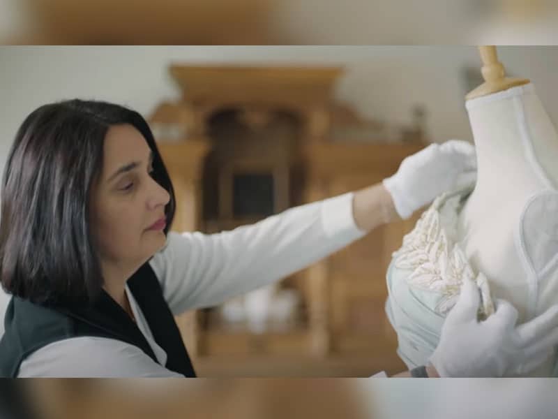 Famous Fashion Designer Uses Art To Worship God | Christian Learning & News