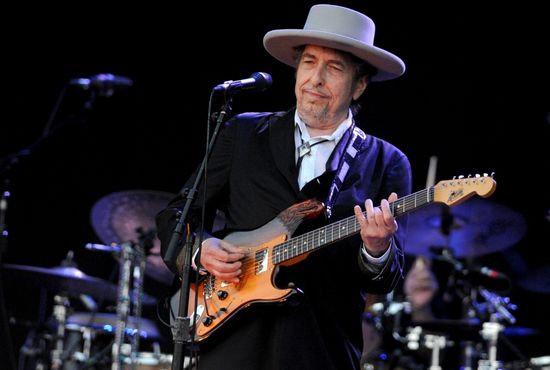 Music Legend Bob Dylan Publicly Talks About Faith: 'I Read The ...