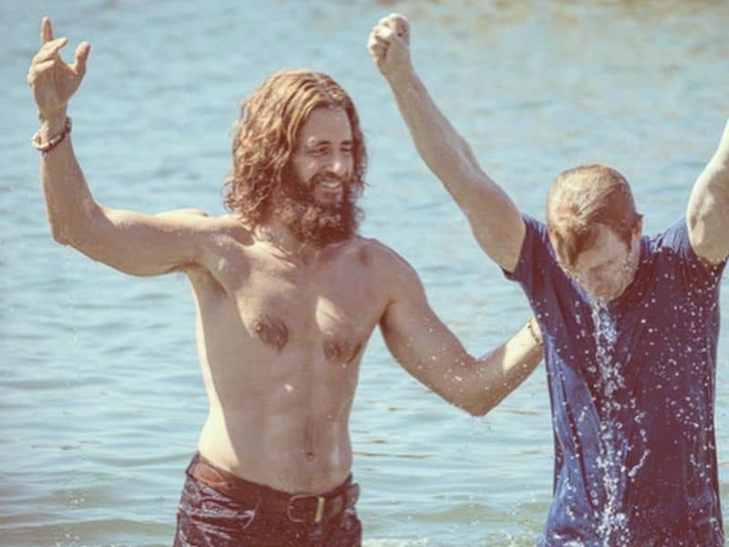 Jonathan Roumie Recalls 'Jesus Revolution' Scene As Real-Life Ministry ...