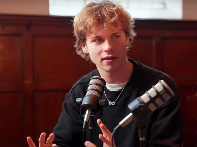 19-Year-Old Jesse Felly Accepts Jesus After Seeing His Parents Kneel ...